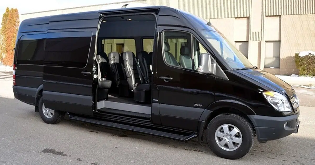 Noleggio Pullman, Minibus e Autobus a Bari, Italia | RentAutobus