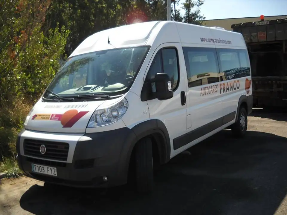 Alquiler de Autocar, Minibus y Autobus en León, España | RentAutobus