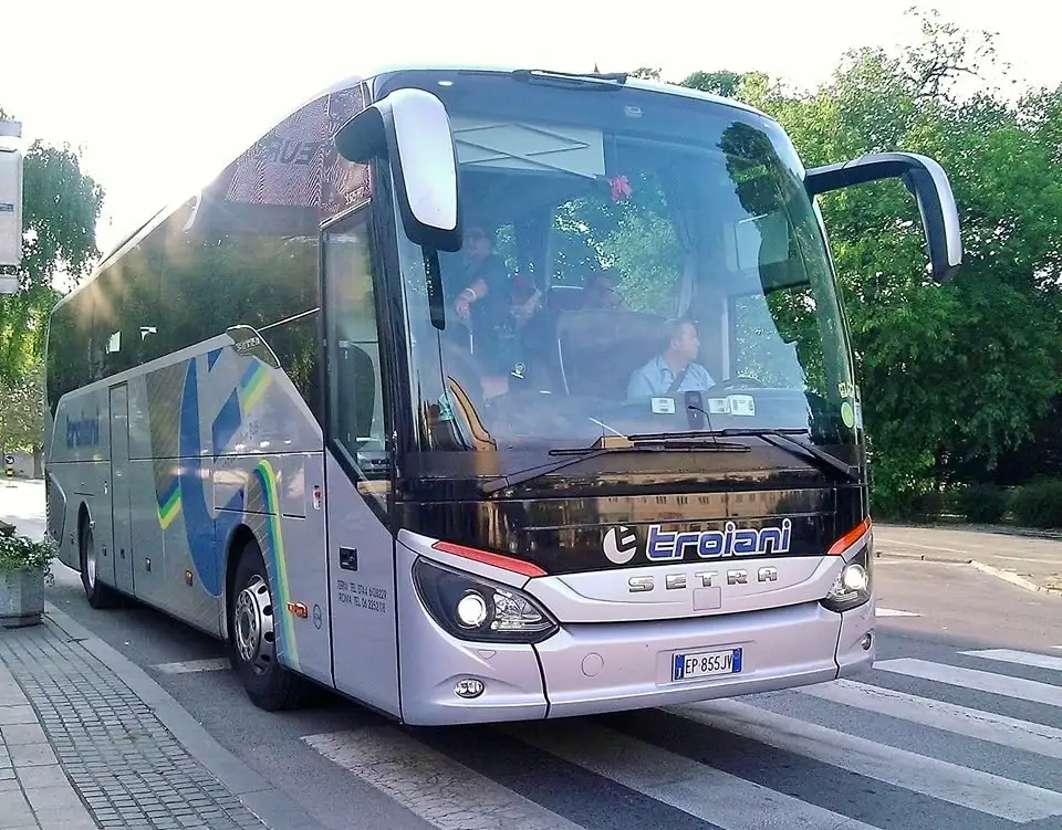 Noleggio Pullman, Minibus e Autobus a Roma, Italia | RentAutobus