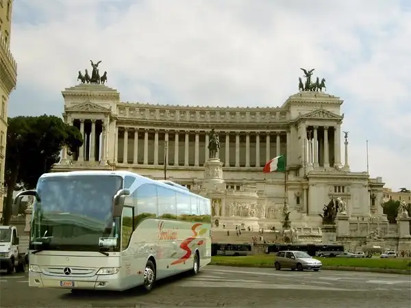 Coach, Minibus & Bus Hire in Rome, Italy | RentAutobus
